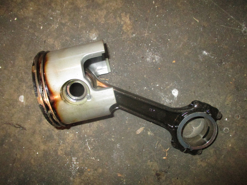 Mercury 200hp Optimax outboard starboard piston and rod | Strouds Marine