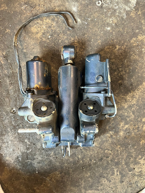 Johnson Evinrude 115hp 2 stroke outboard tilt trim unit PARTS ONLY ...