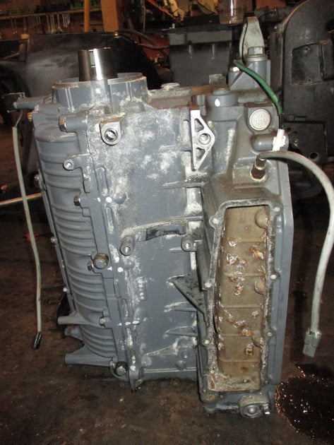 Suzuki DF140A 140hp outboard short block | Strouds Marine