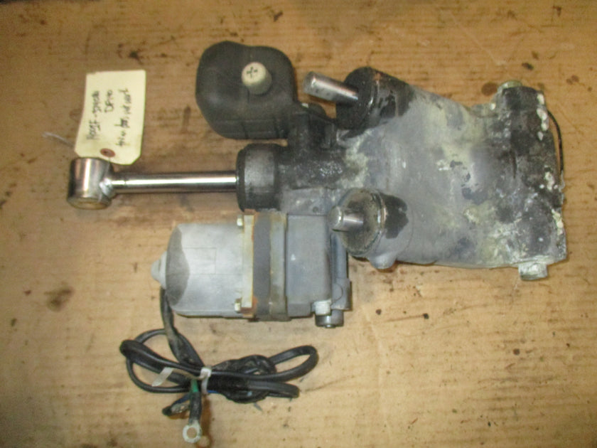 Suzuki DF140 outboard SHOWA trim PARTS ONLY | Strouds Marine