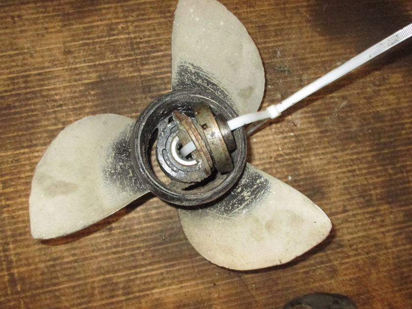 Suzuki DF70 70hp 4 stroke outboard alluminum propellor (13 3/4x15 ...
