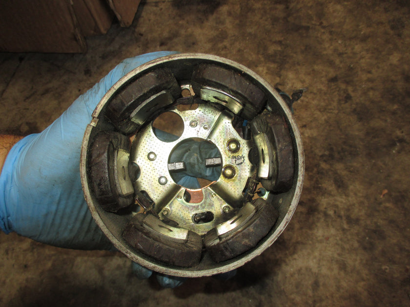 Johnson 7.5hp 2 stroke outboard magneto / timer base | Strouds Marine