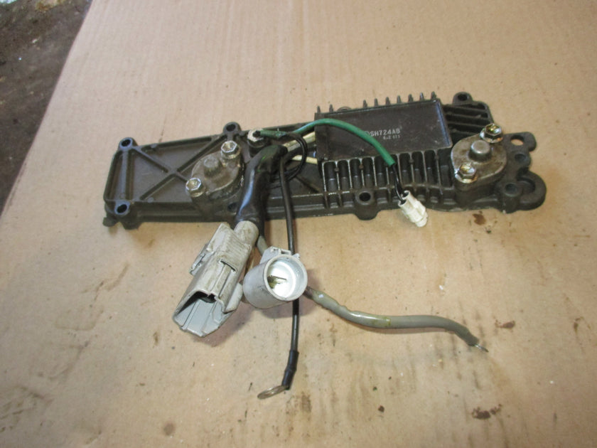 Suzuki DF90 outboard rectifier regulator grey plug style (32800-90J00 ...