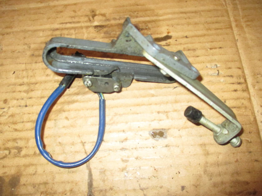 Yamaha 200hp HPDI outboard neutral switch and bracket (68F-8259F-00 ...