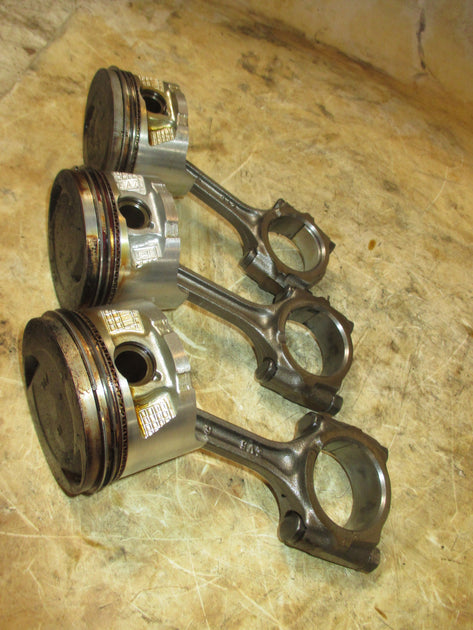 Honda BF40A 40hp 4 stroke outboard piston and rod set | Strouds Marine