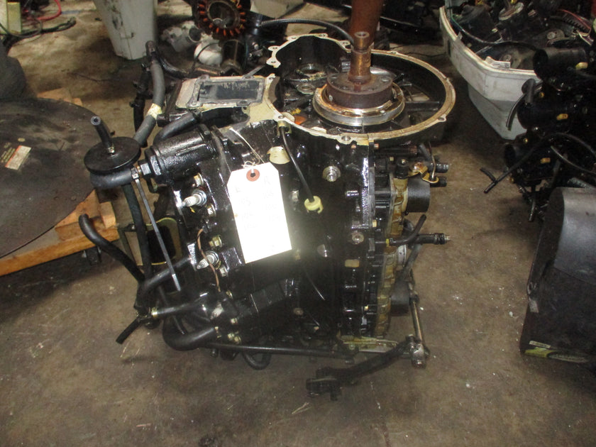 Evinrude Ficht 175hp 2 stroke outboard crankcase powerhead | Strouds Marine