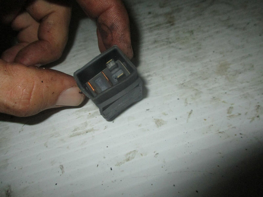 Suzuki DF200 200hp outboard relay (38860-76F01) | Strouds Marine