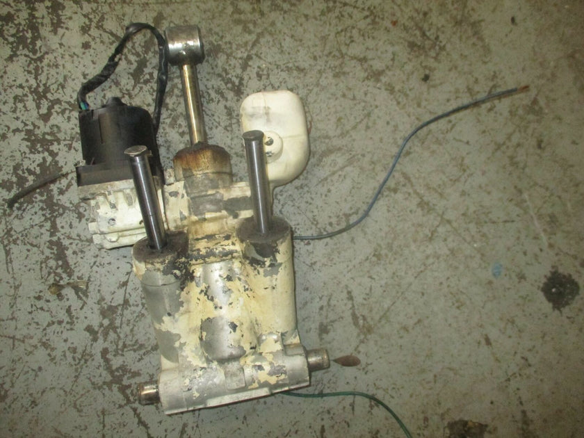 Johnson 90hp 2 stroke outboard tilt trim unit | Strouds Marine