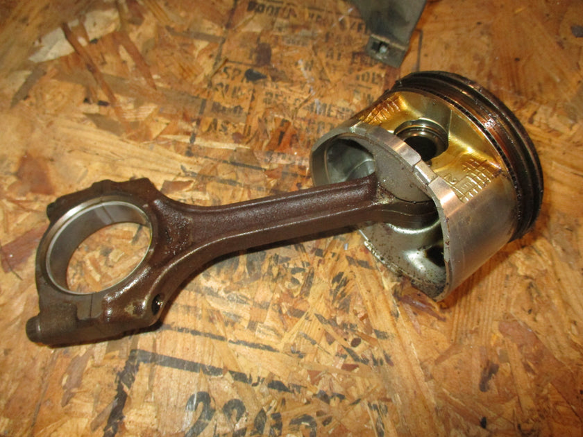 Honda BF115 115hp outboard piston and rod | Strouds Marine