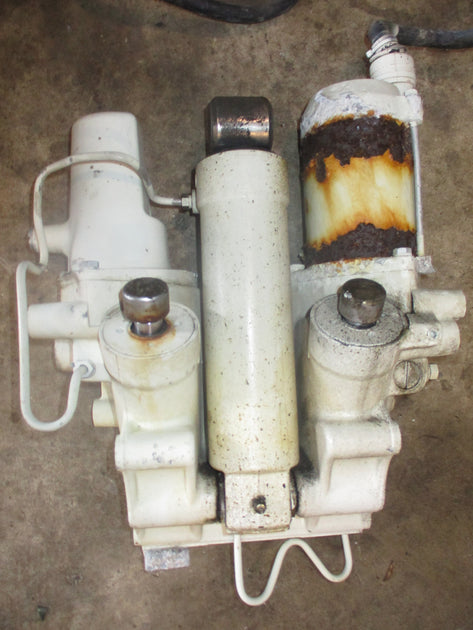 Suzuki DT90 outboard tilt trim unit | Strouds Marine